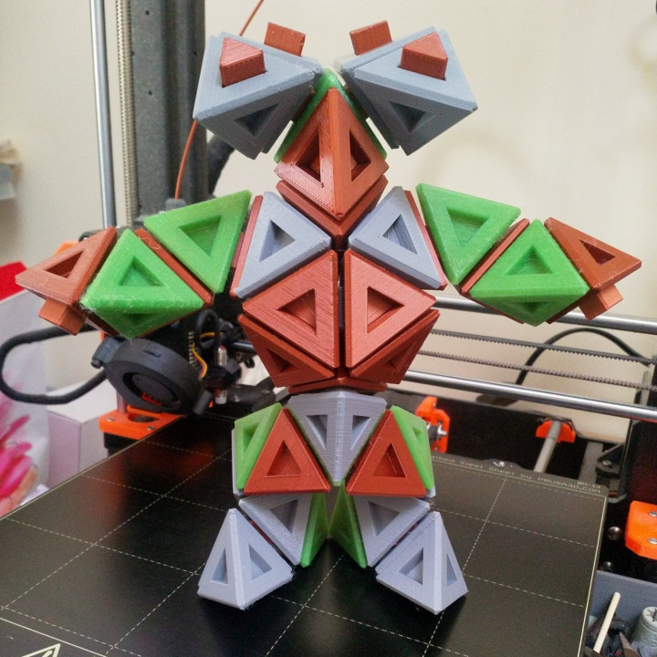 3D Printable Pyramid - Universal triangle brick by BlueBoxGoblin