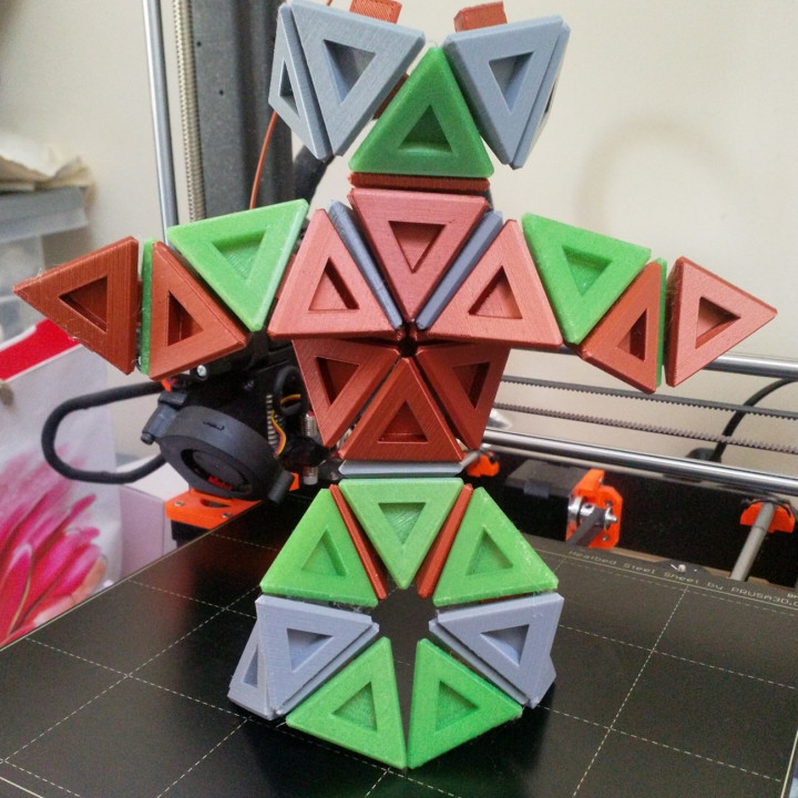 3D Printable Pyramid - Universal triangle brick by BlueBoxGoblin