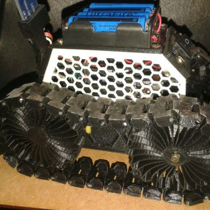 3D Printable TANQUE COMPACTO UNO (Arduino) by Digno Alfredo Talavera Rojas