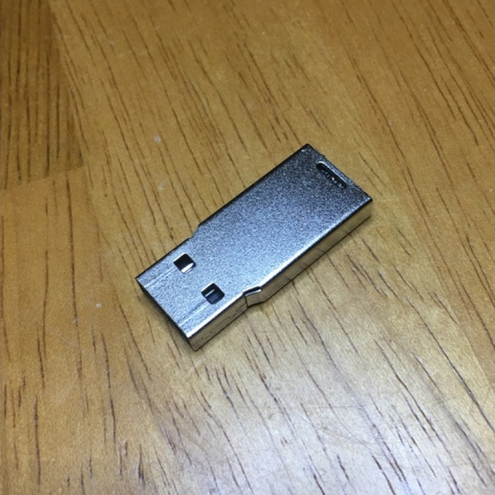 3D Printable Flash Drive Case by Austin Triggs