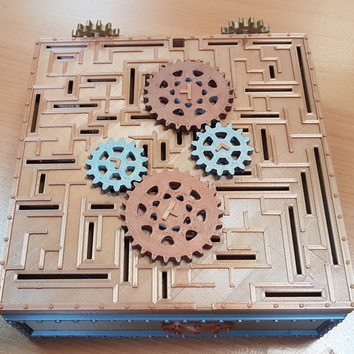 3D Printable Steampunk Maze Box by juan3D