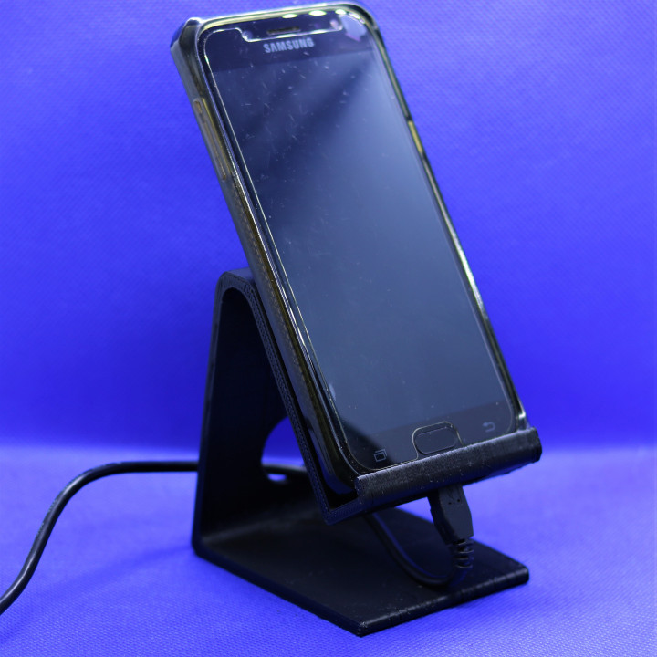 3D Printable Celtic trinity phone stand by B Murphy