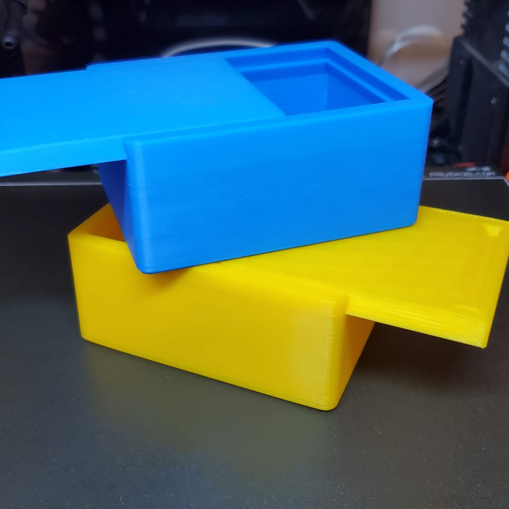 3D Printable Zel's Slider top box with catch to hold it closed by Teryl ...