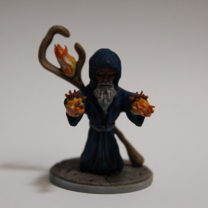 3D Printable Wizard (3) - 28mm miniature by BlueBoxGoblin