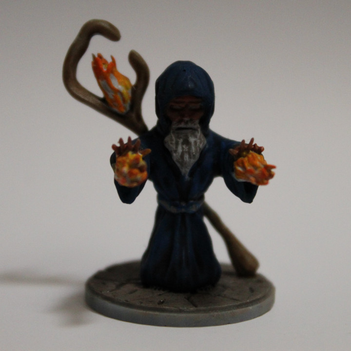 3D Printable Wizard (3) - 28mm miniature by BlueBoxGoblin