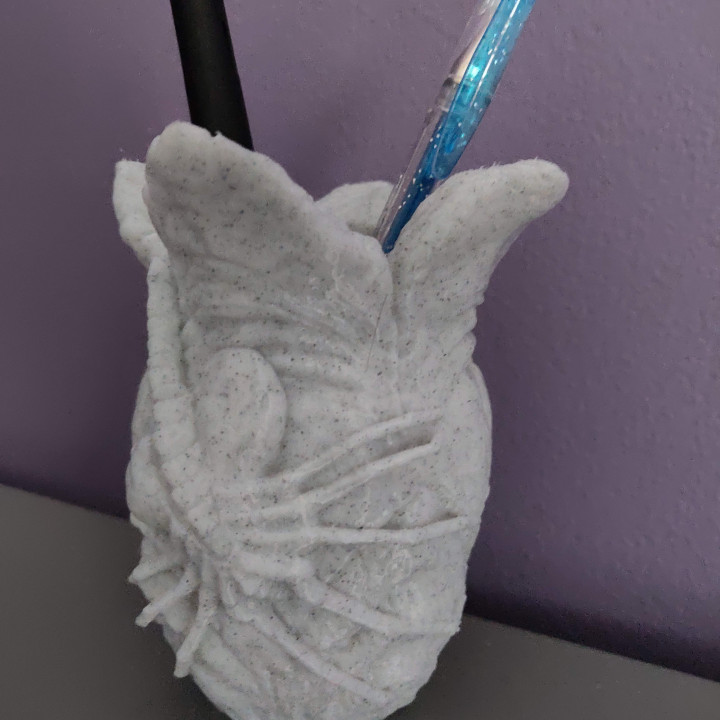 3D Printable Alien Egg Pen Holder by Dylan Williams
