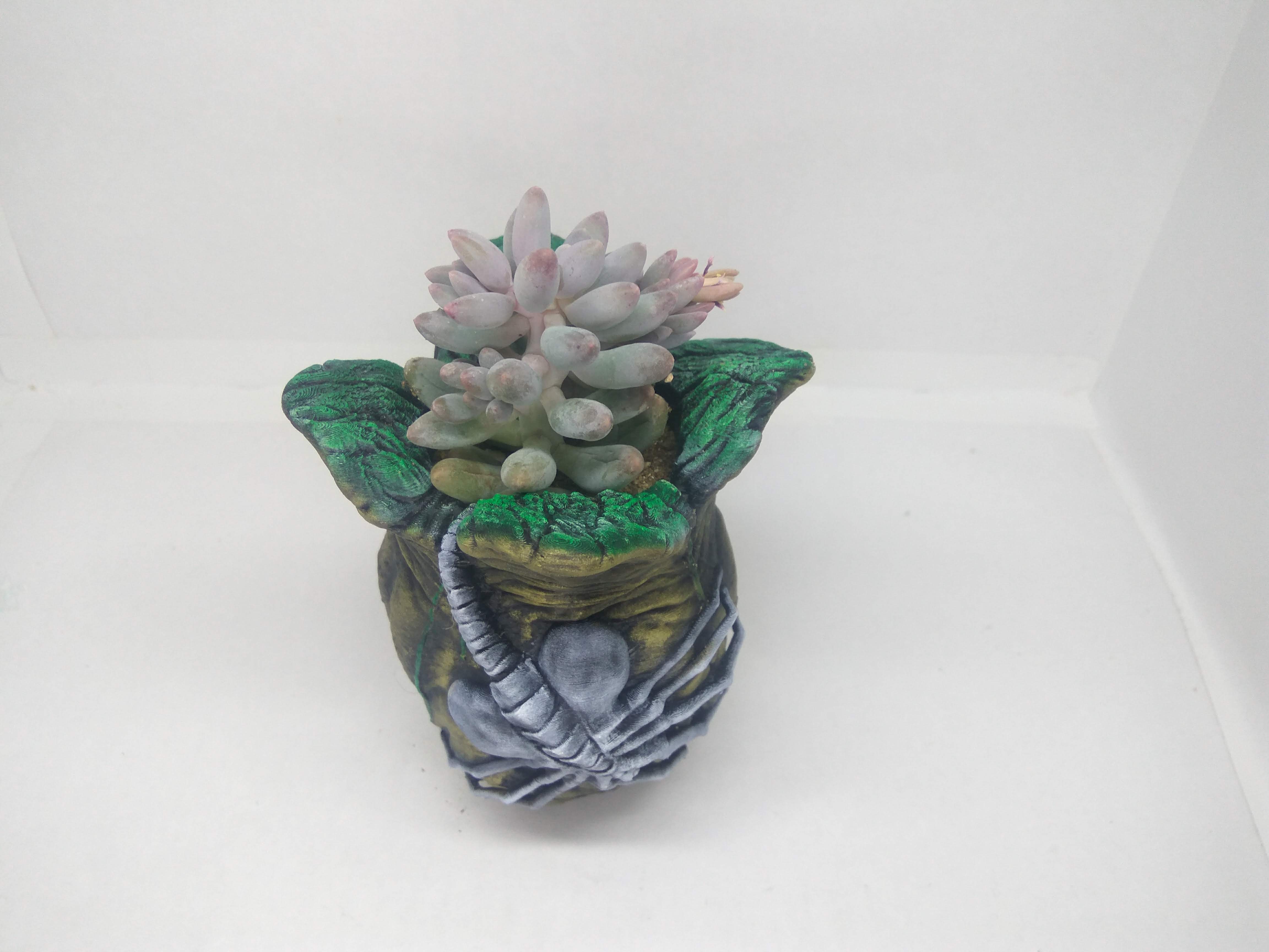 3D Printable Alien Egg Pen Holder by Dylan Williams