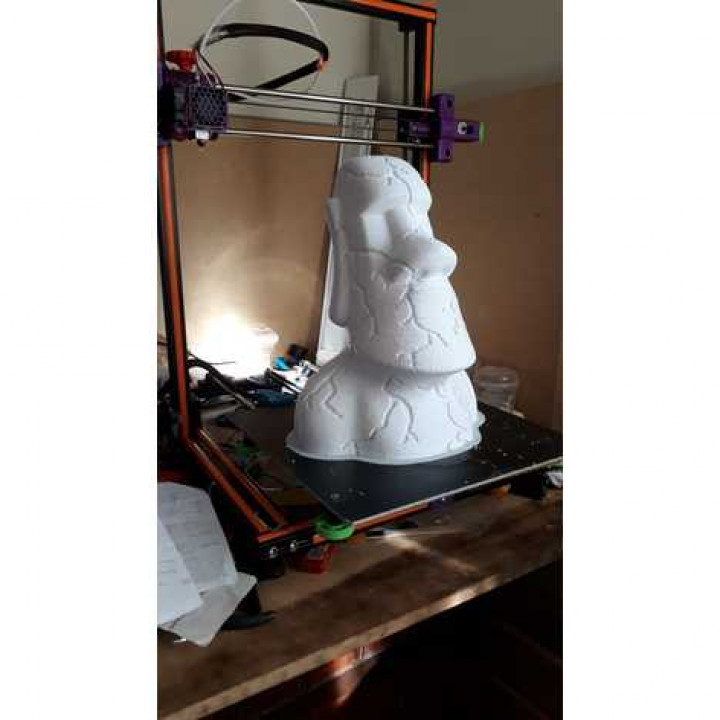 3D Printable Moai Lava Lamp by Juan Manuel Grasso
