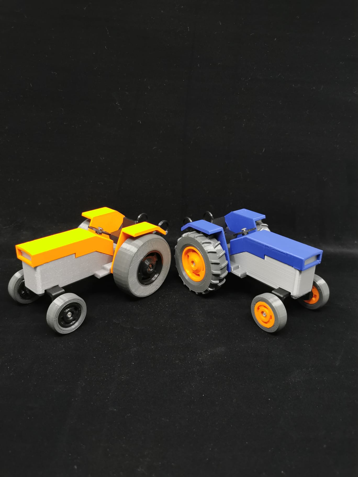 3D Printable OpenRC Tractor model toy by makit