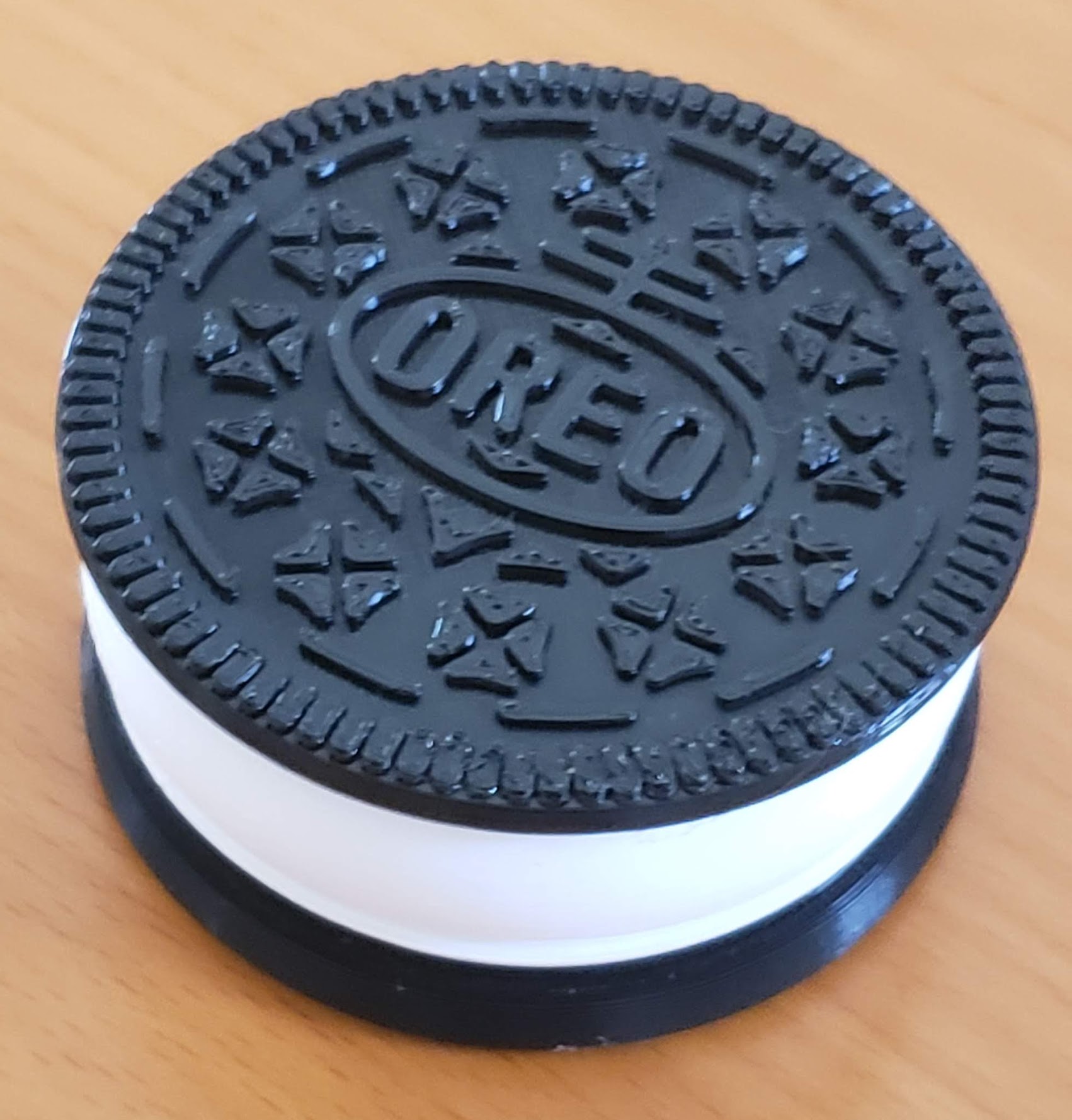 3D Printable Oreo Box by Gianluca Rolle