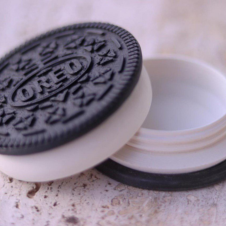 3D Printable Oreo Box by Gianluca Rolle