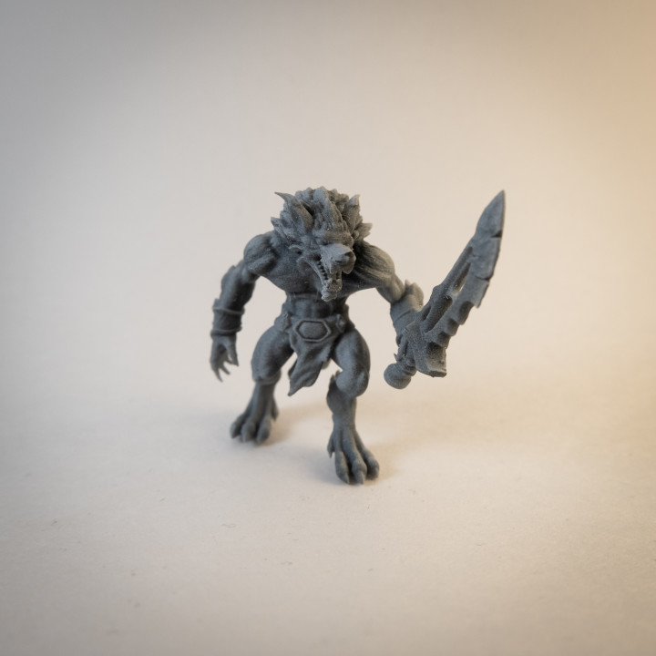 3D Printable Werewolf Hybrid Form Barbarian by GloomyKidMinis