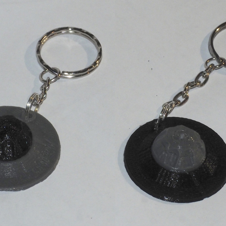 3D Printable Alien And UFO keychains by Sergio Lanna