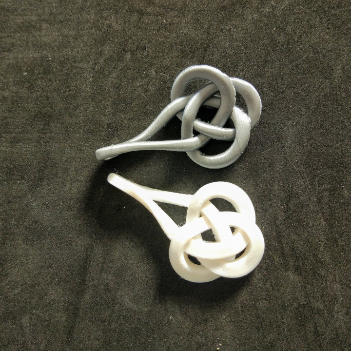 3D Printable Celtic Knot Pendant by Ignacio Sastre