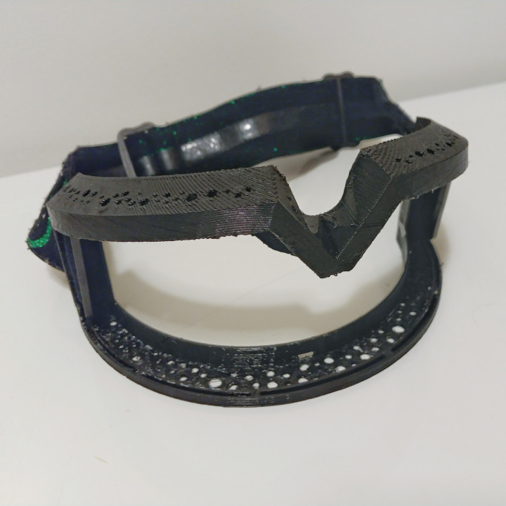 3D Printable Snow Goggle Frame by Tim