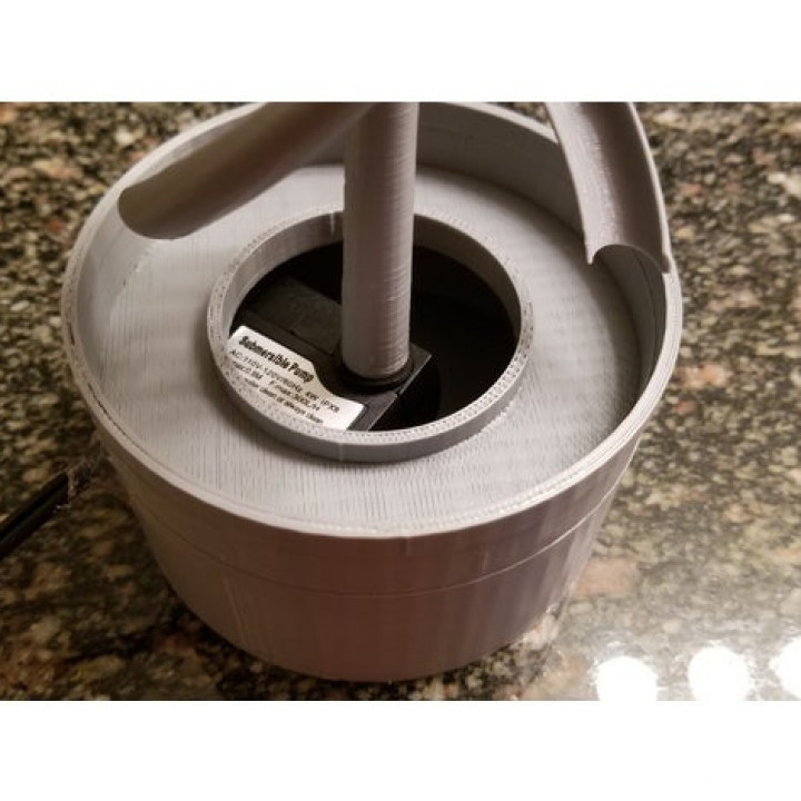 3D Printable Desktop Spinning Water Fountain by David Justice
