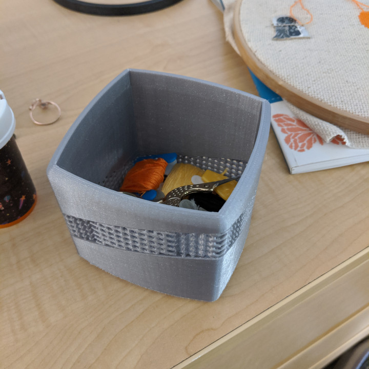 3D Printable Lattice Striped Box by Eli Jared Fastow