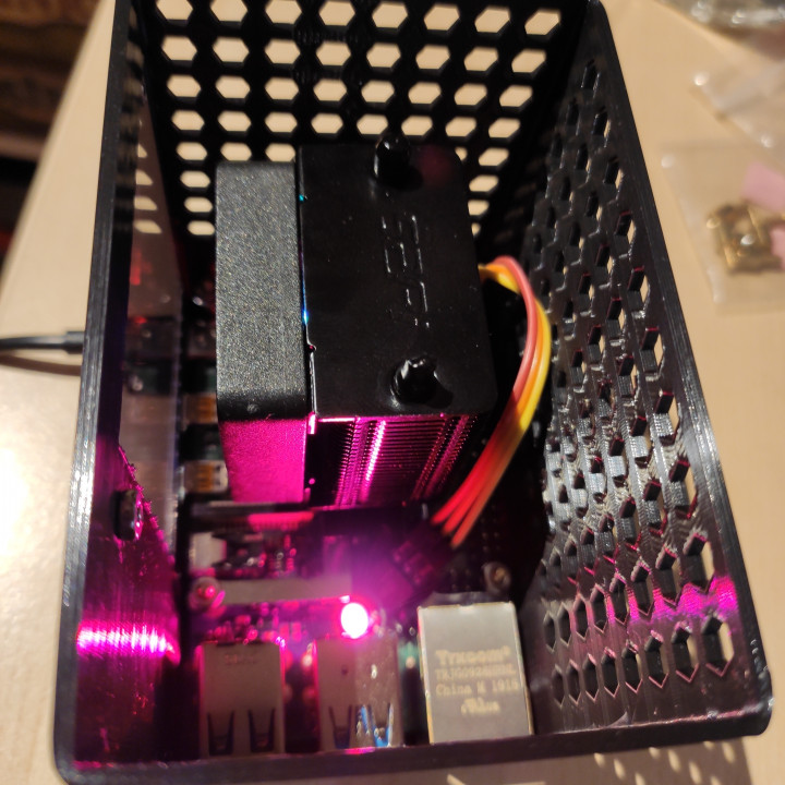 3D Printable Raspberry Pi 4 Ice Tower case by aa bb