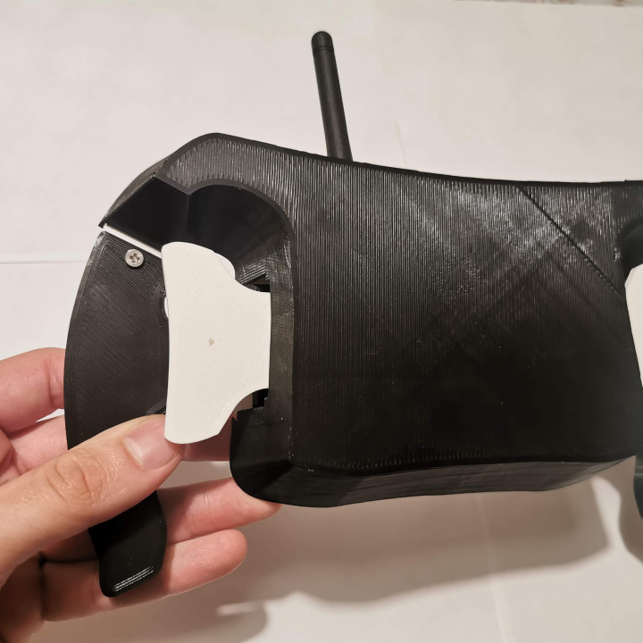 3D Printable OpenRC transmitter by Jernej Pogelšek