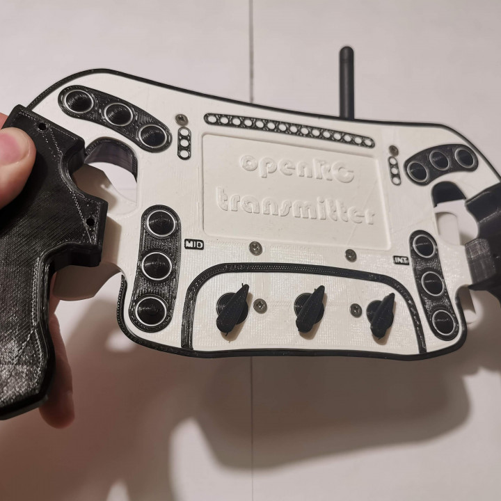 3D Printable OpenRC transmitter by Jernej Pogelšek