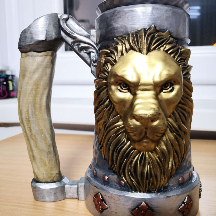 3D Print of Lion's Brew - Mythic Mugs - Can Holder by Zalmoxes