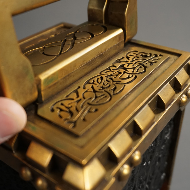 3D Printable The Marvel Infinity Reality Stone aka The Aether Container ...