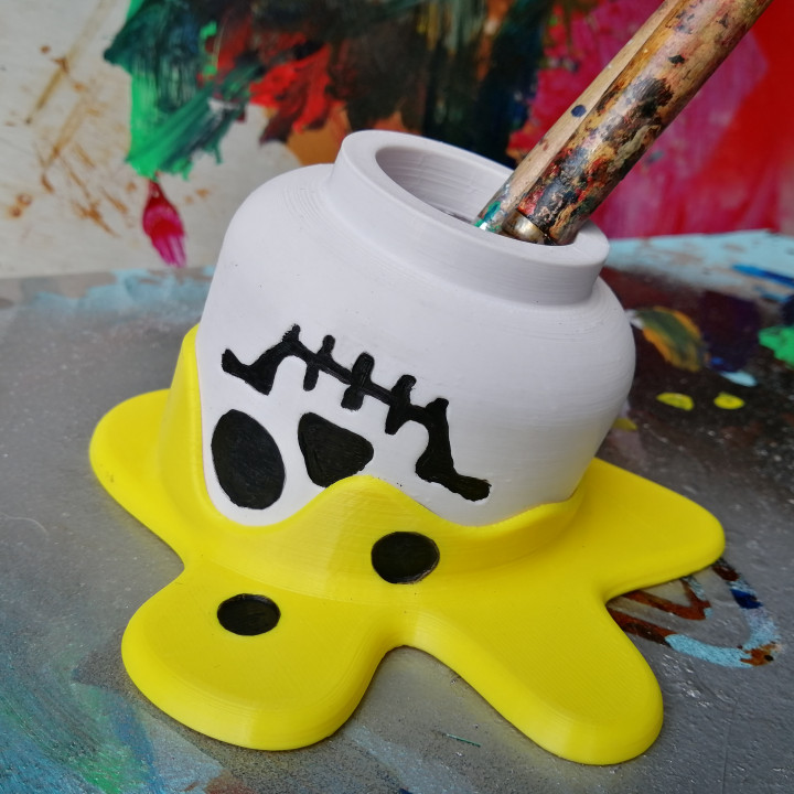 3D Printable Melted Face Minifig Skull Pen Holder by Jason Suter