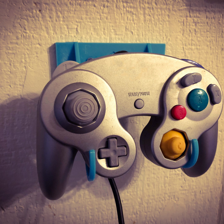 3D Printable Gamecube Controller Wall Mount by Nate Little