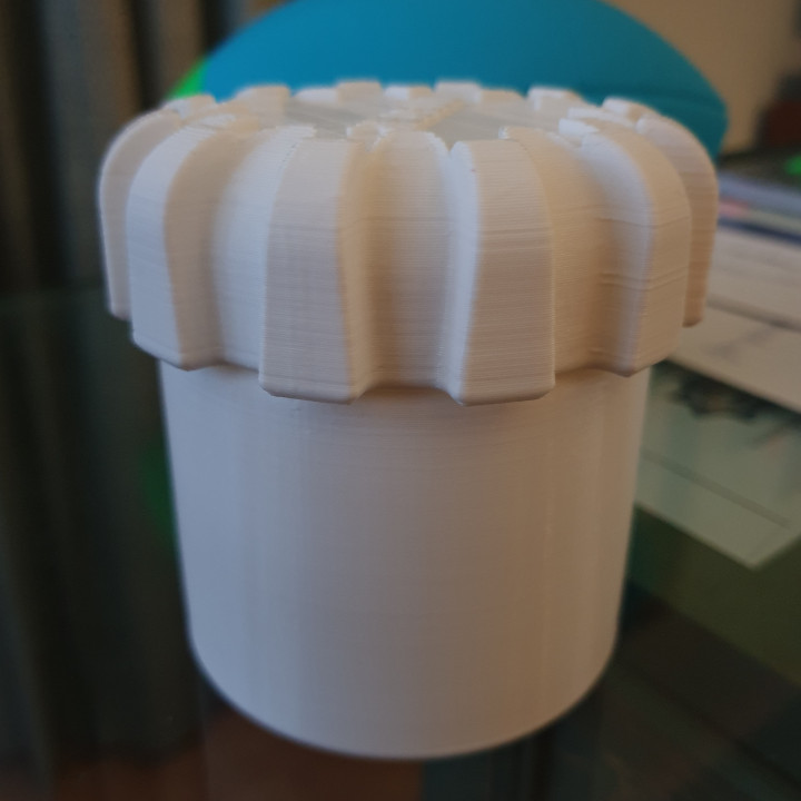 3D Printable Fancy Knurled Lid Round Container by Tuan Le