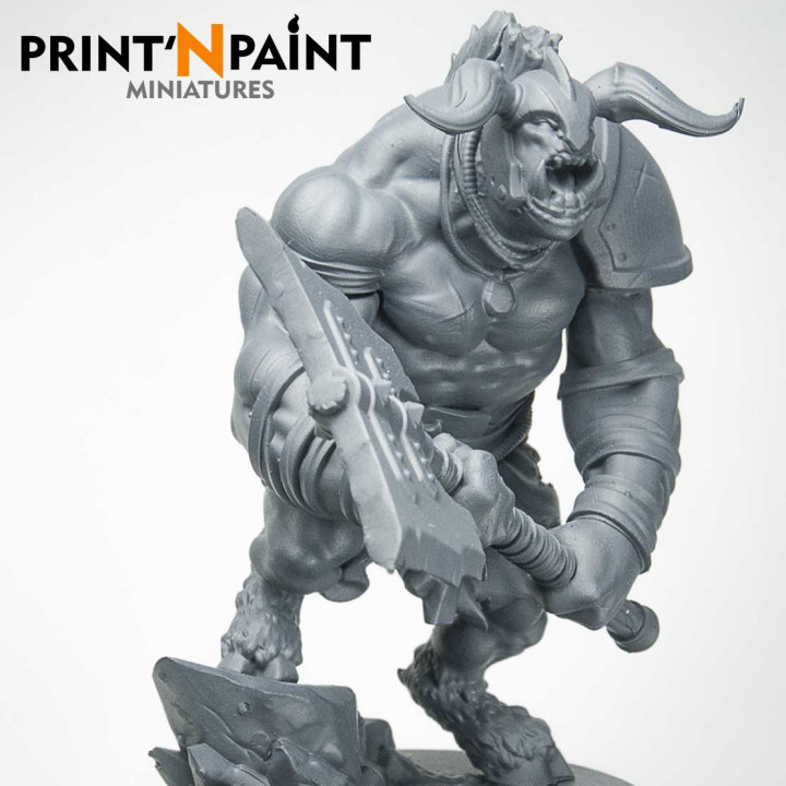 3D Printable Hulk Minotaur Hero by Leonardo Escovar