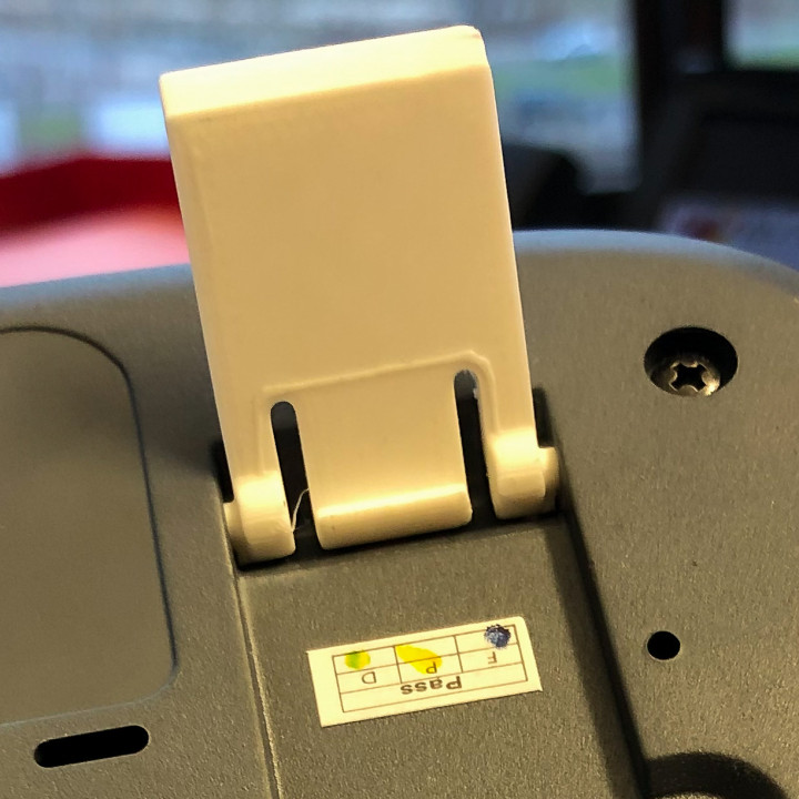 3D Printable Logitech K330 Tilt feet by Rayko Schmidt