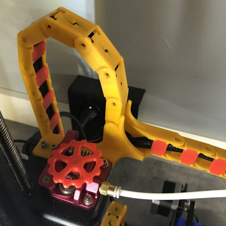 3D Printable Vertical Cable Chain for Geeetech A10 by CANAVESE DANIEL