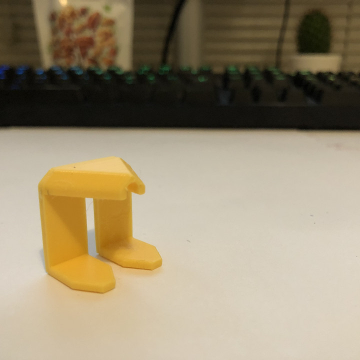 3D Printable Mouse cable desk clip by Gina Husebø