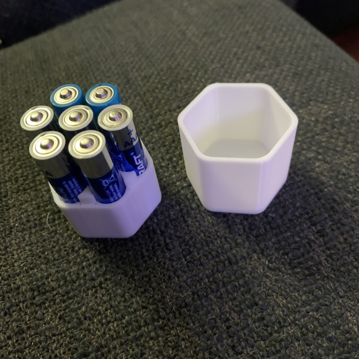 3D Printable [Remix] Battery Case - AAA Batteries - 7pk by Matthias