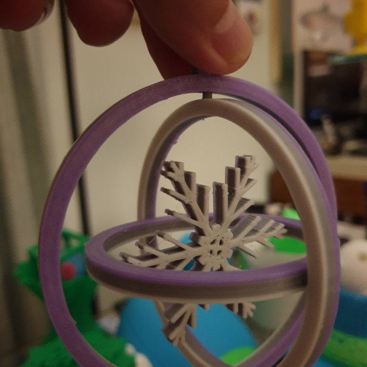 3D Printable Christmas Snowflake Ornament by Tuan Le