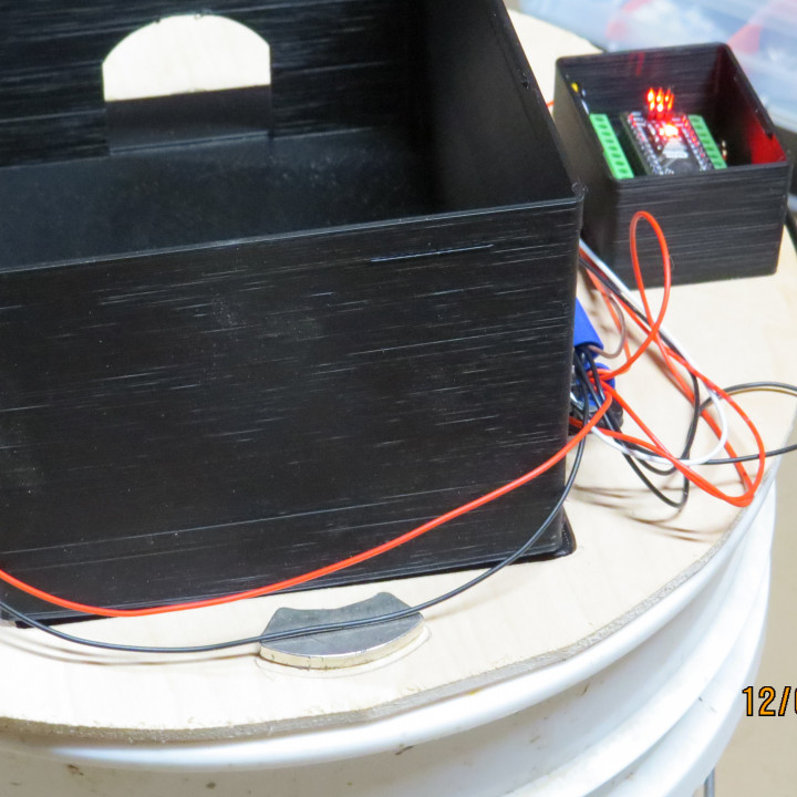 3D Printable Mouse Trap- mini servo driven, arduino controlled by Brian ...