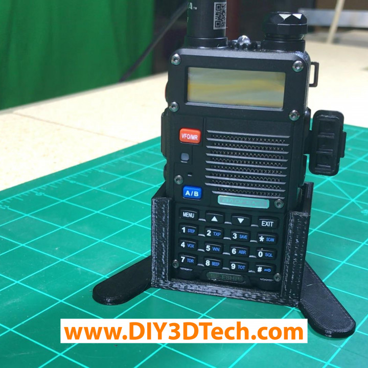3D Printable BaoFeng UV-5R Desktop Stand! by Mr. DIY3DTech.com