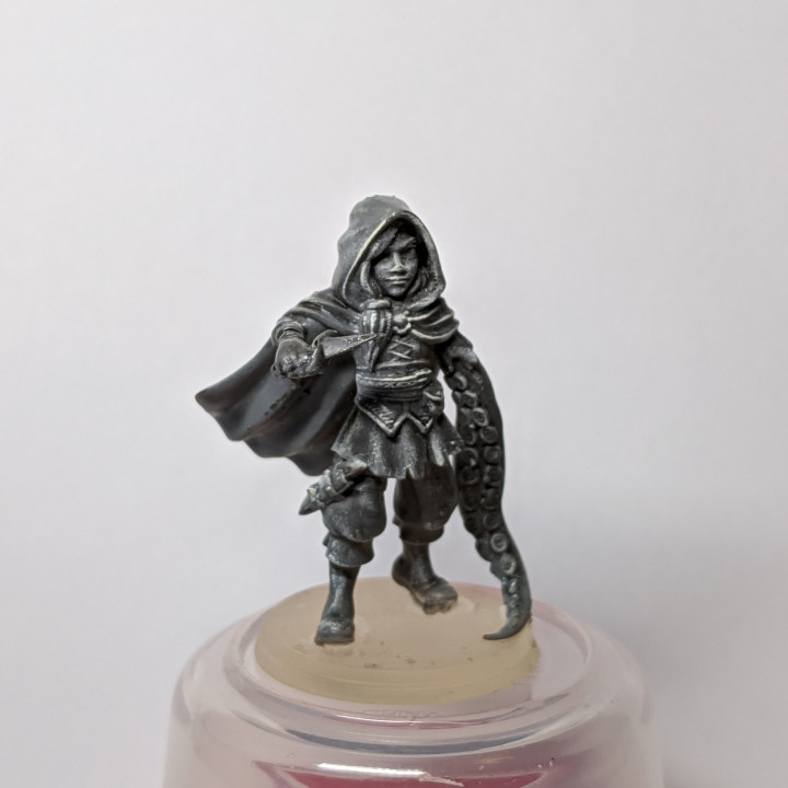 3D Printable Annalissa, Human Arcane Trickster by Keith Ebanks