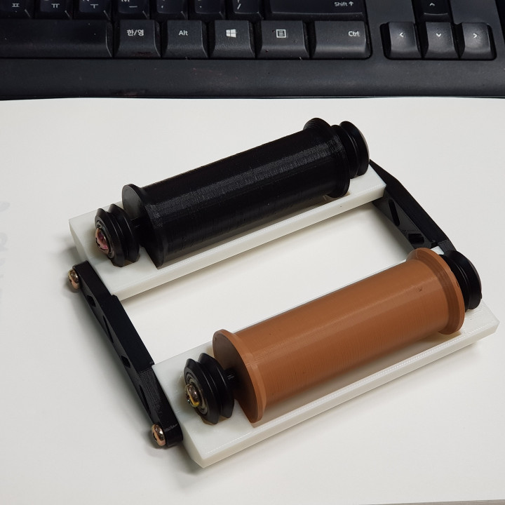 3D Printable Spool Holder Roller by WaHoJangLong