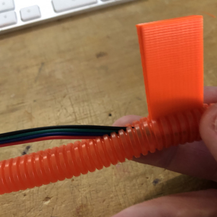 3D Printable Split Loom Wire Zip Tool by thom lamourine