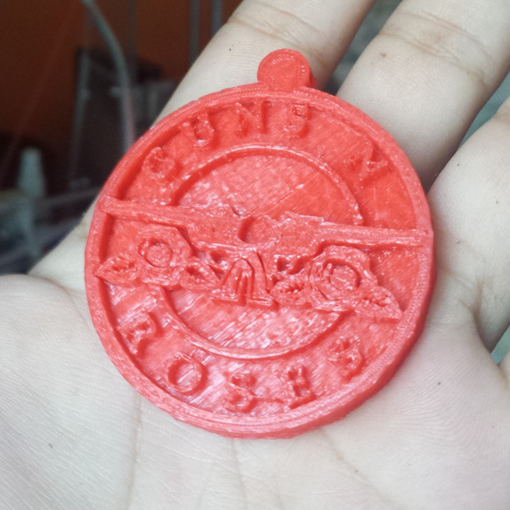 3D Printable Guns N Roses Band Keychain by Simón Lotero Arenas