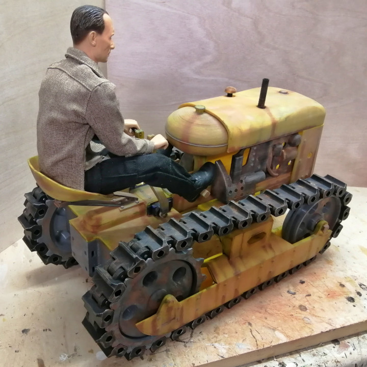 3D Printable Oliver Cletrac inspired RC chain tractor by Hagen Wolleb