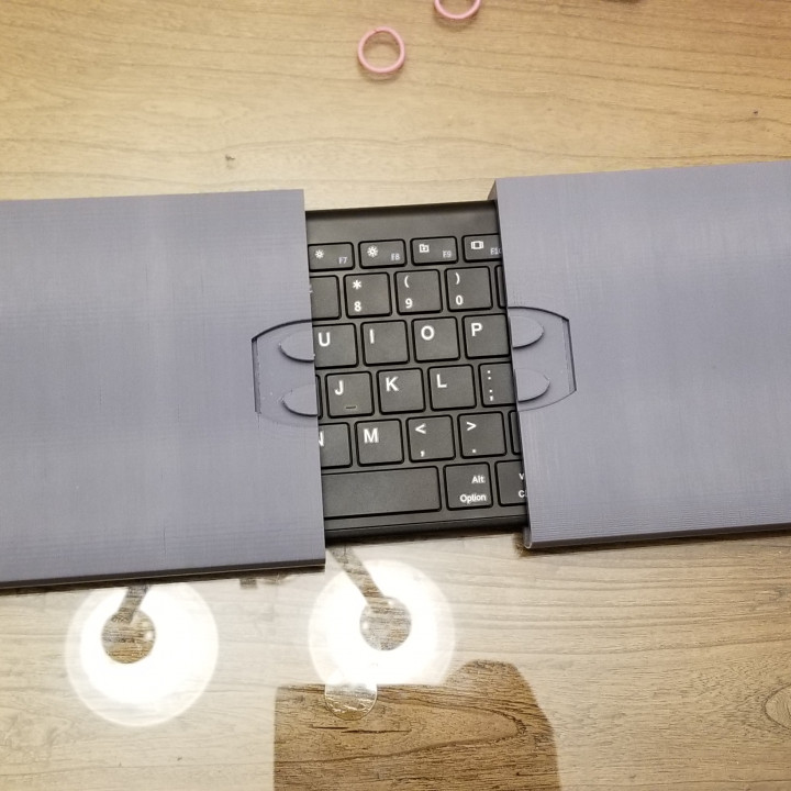3D Printable Keyboard Case bluetooth by Josh Roll