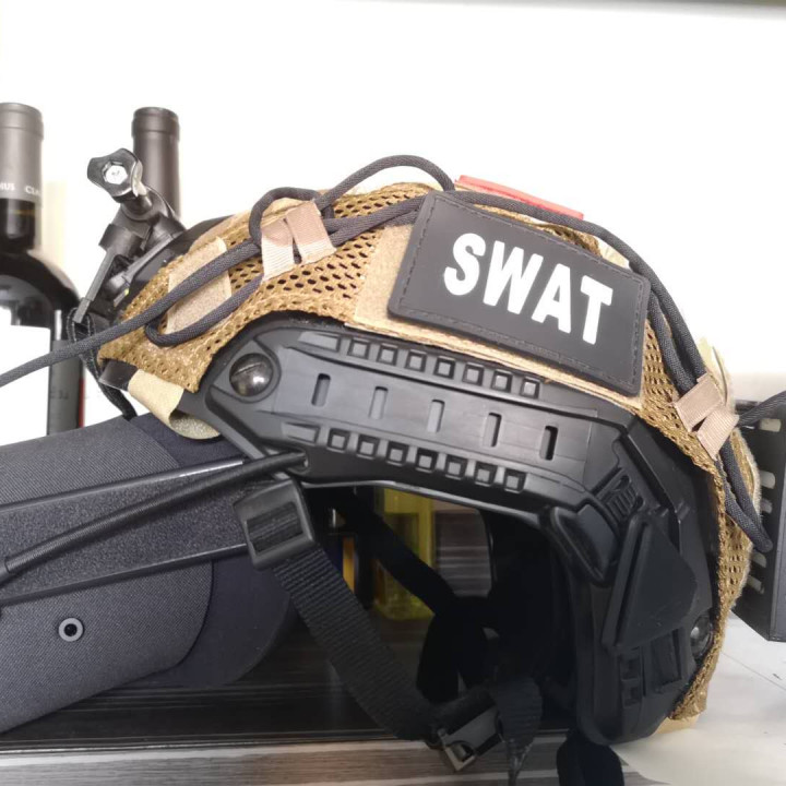 3D Printable Mount Oculus Quest to helmet by roy lee