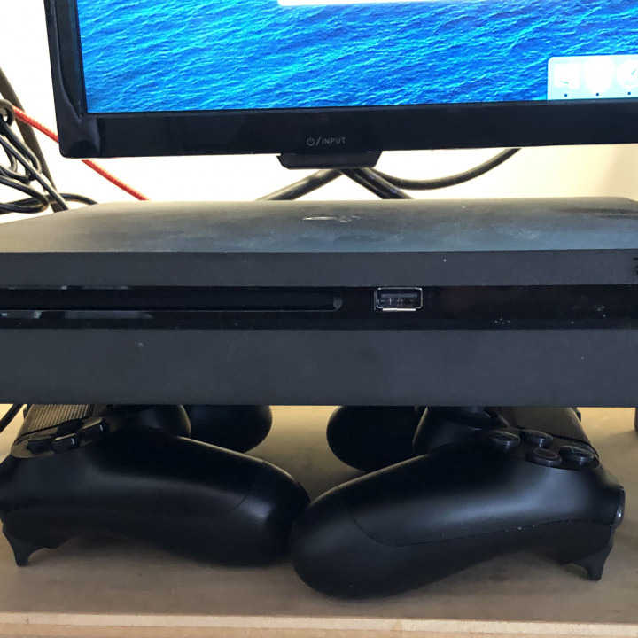 3D Printable PS4 legs by thom lamourine