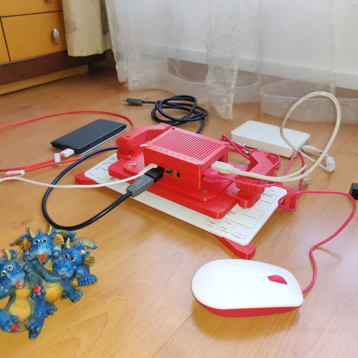 3D Printable Raspberry Pi 4 Laptop by Rodryk Thingol