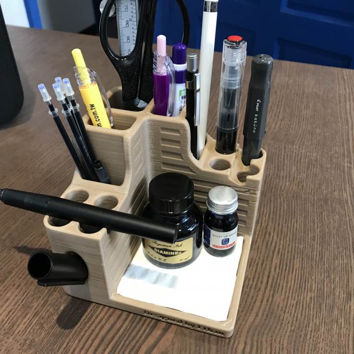 3D Printable 3-Way Fountain Pen & Ink Holder by Ethan Huang