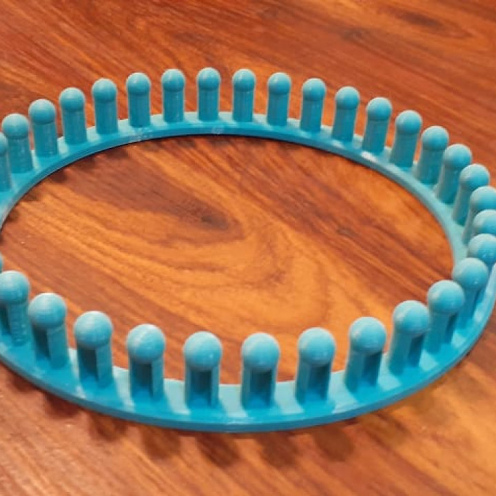 3D Printable Knitting Loom by Shaun
