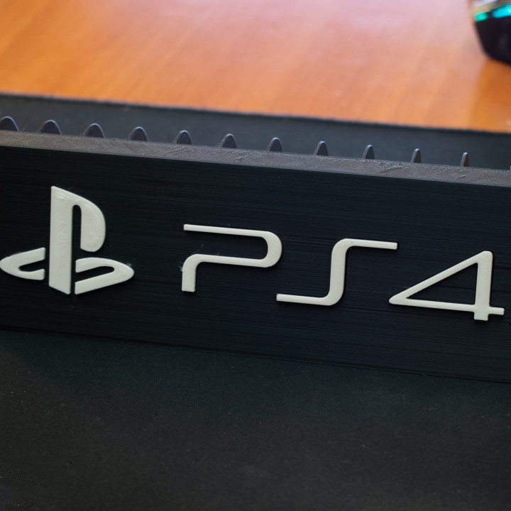 3D Printable PS4 short game stand by Adrian