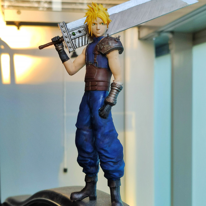 3D Printable Cloud Strife by Jukka Seppänen